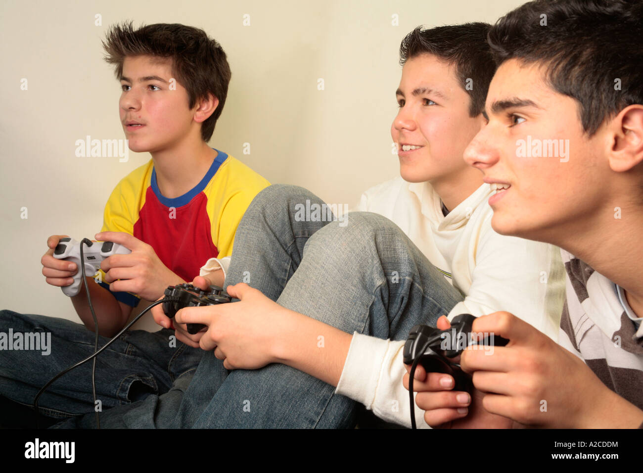 boys playing a video game Stock Photo - Alamy