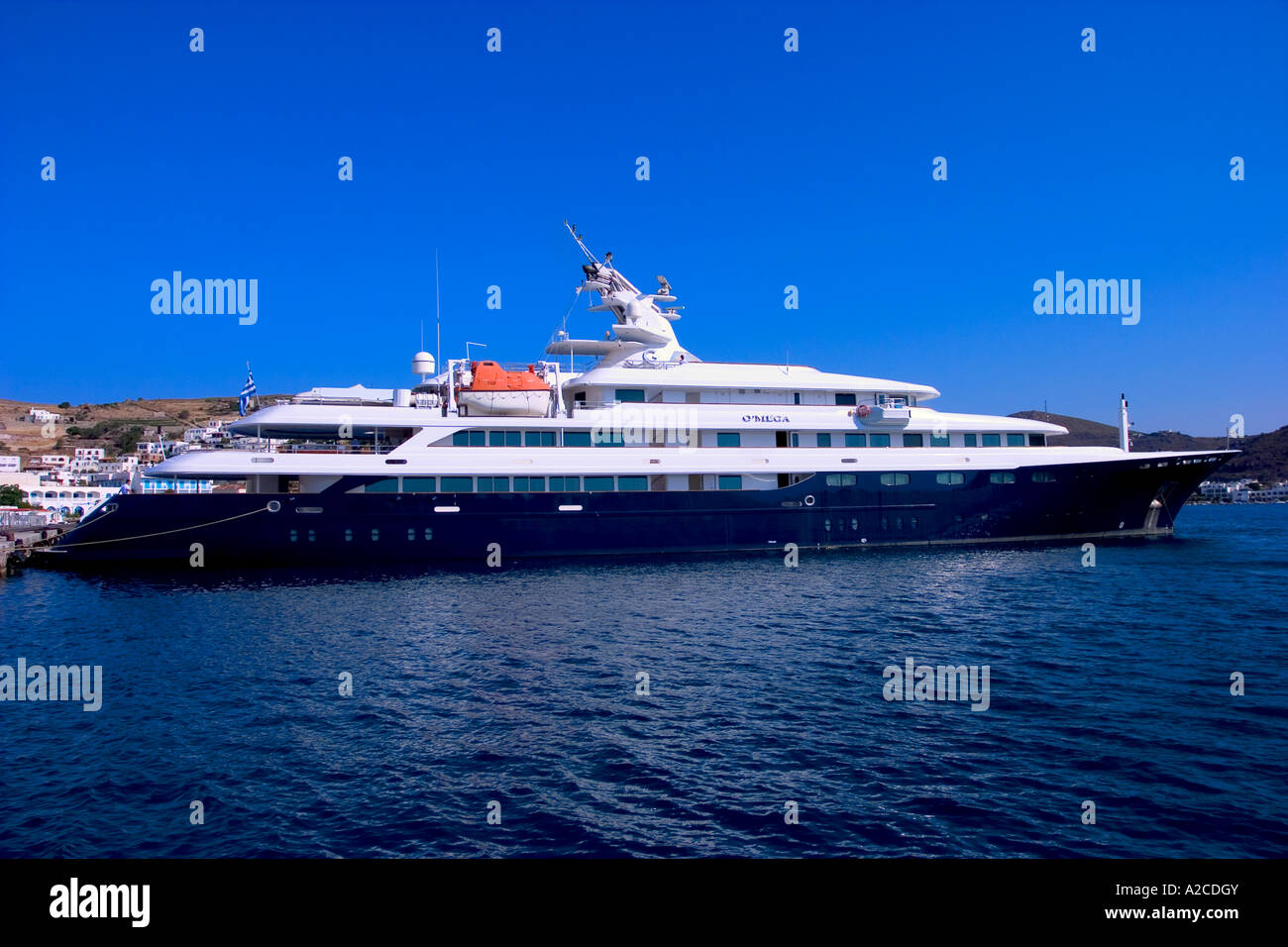 Cruising cruise ship boat luxe cruise ship hi-res stock photography and ...