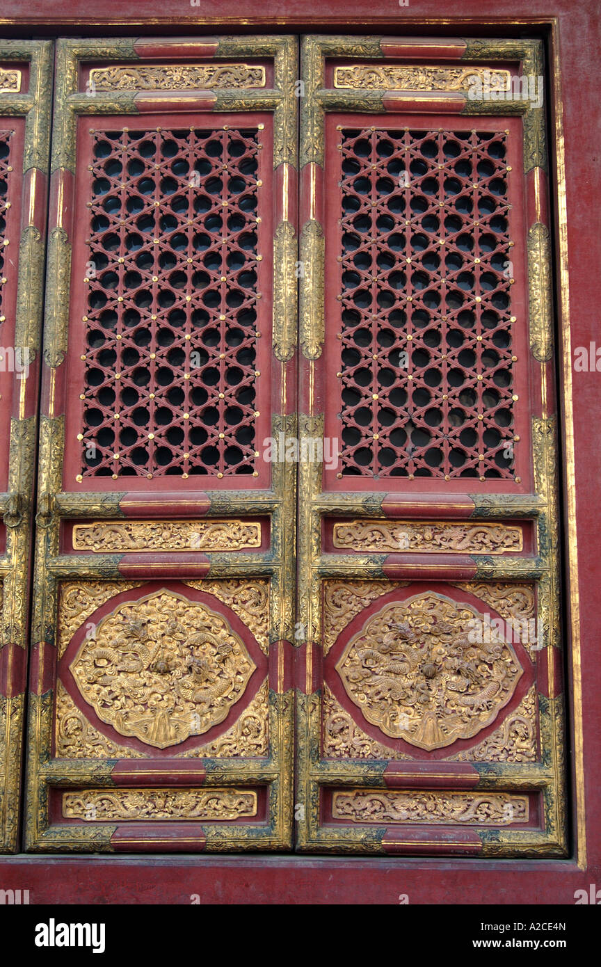 Ornate door within the Forbidden City, Beijing China Stock Photo - Alamy