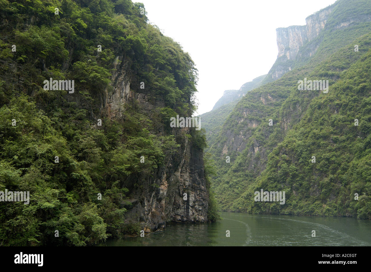One of the Three Lesser Gorges, Yangzi River China Stock Photo - Alamy