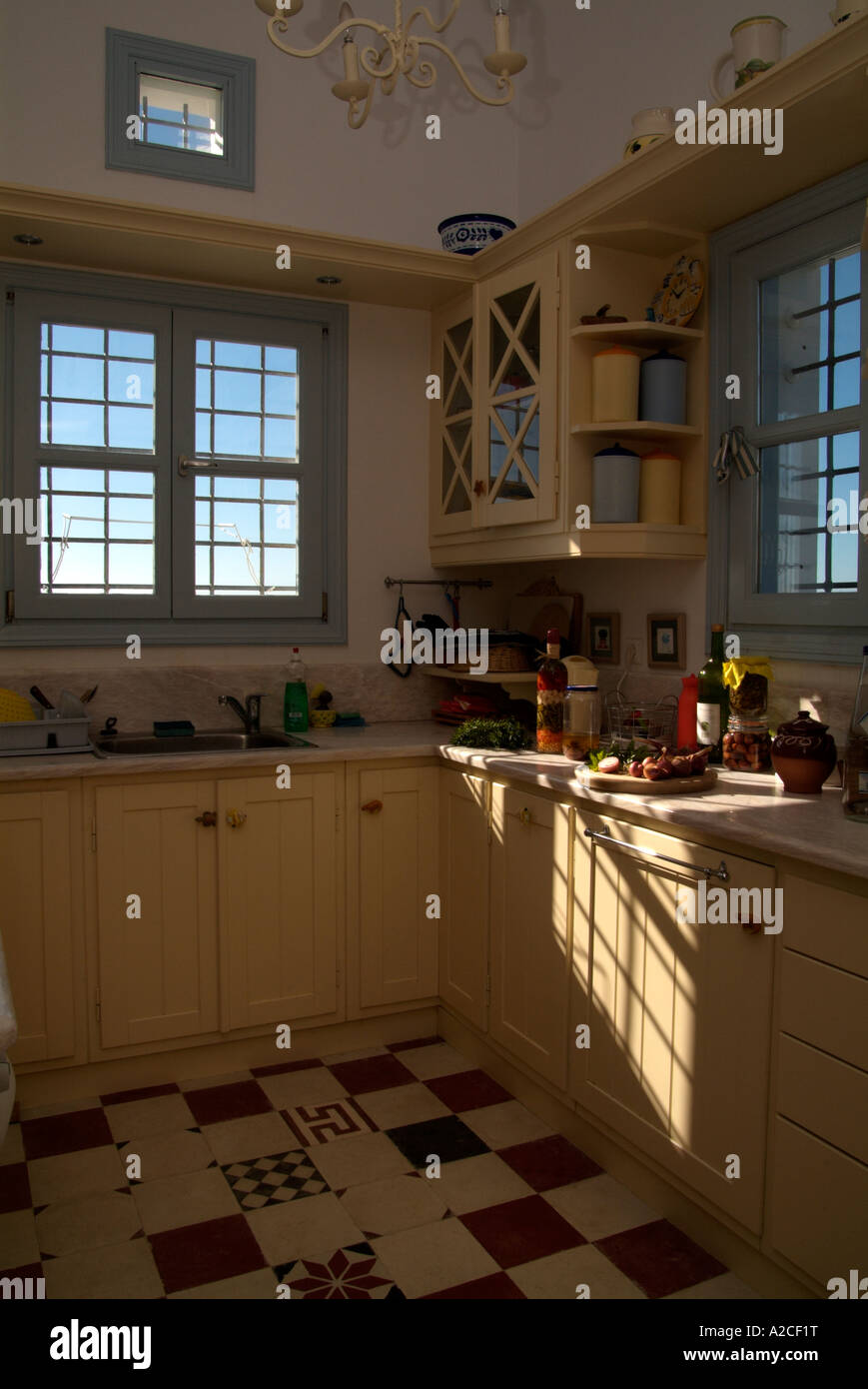 Interiors traditional cottage kitchen hi-res stock photography and ...
