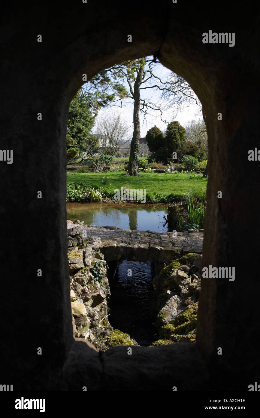 Well underground spring water hi-res stock photography and images - Alamy