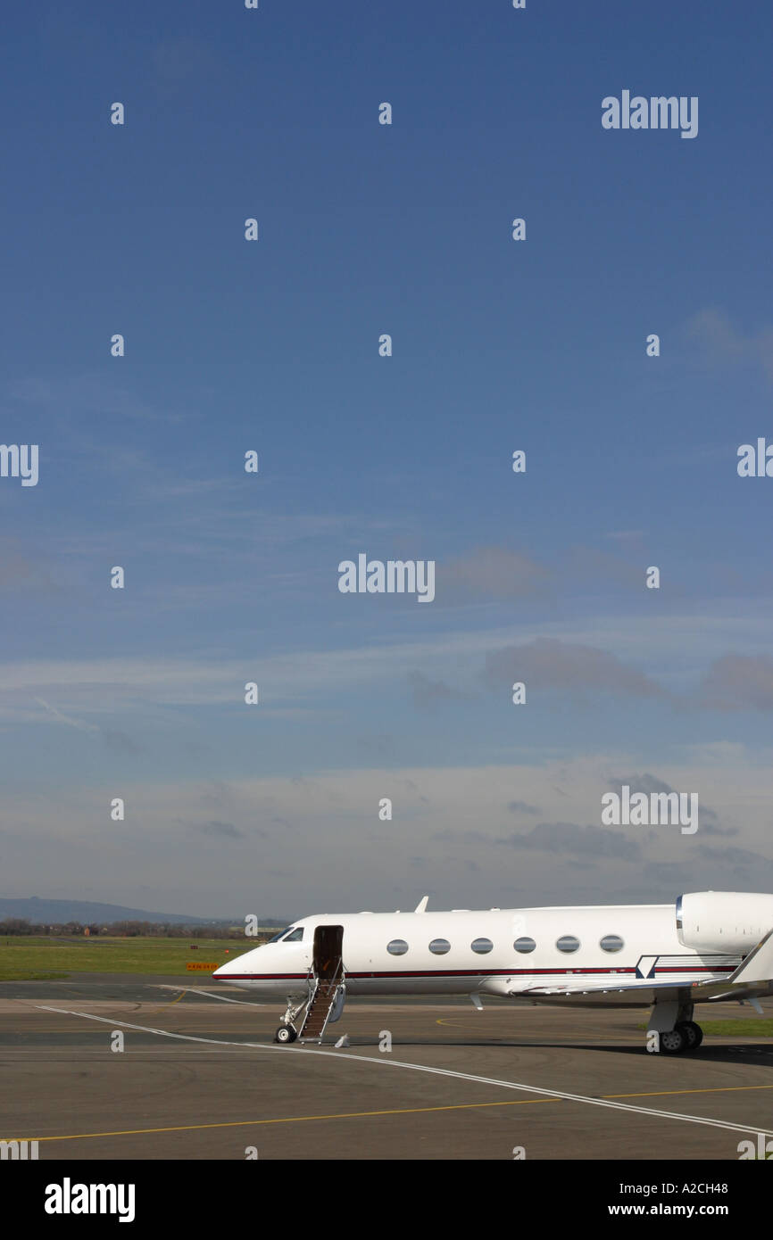 Business jet charter hi-res stock photography and images - Alamy