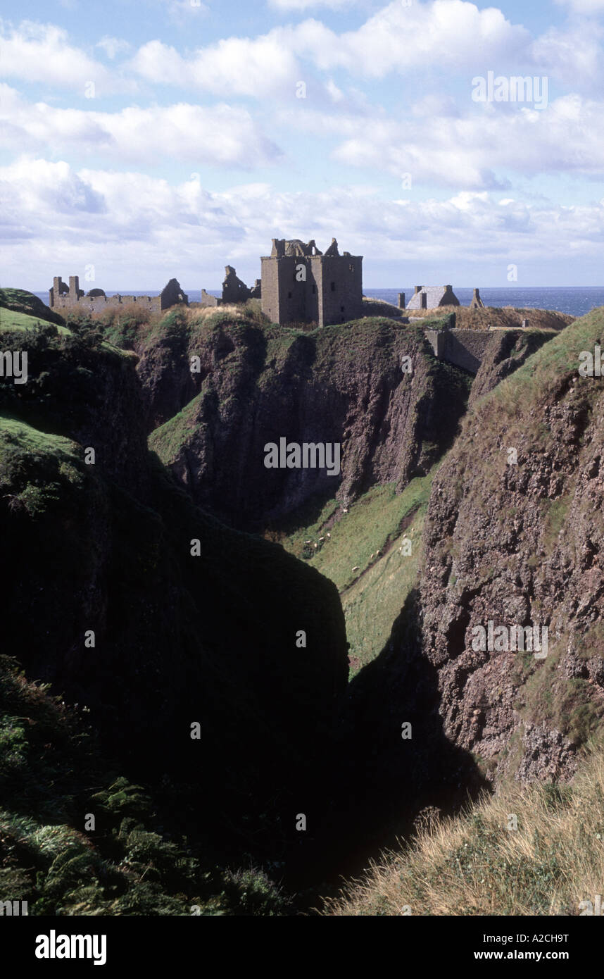 Travel places interest castle haven bay scotland hi-res stock ...