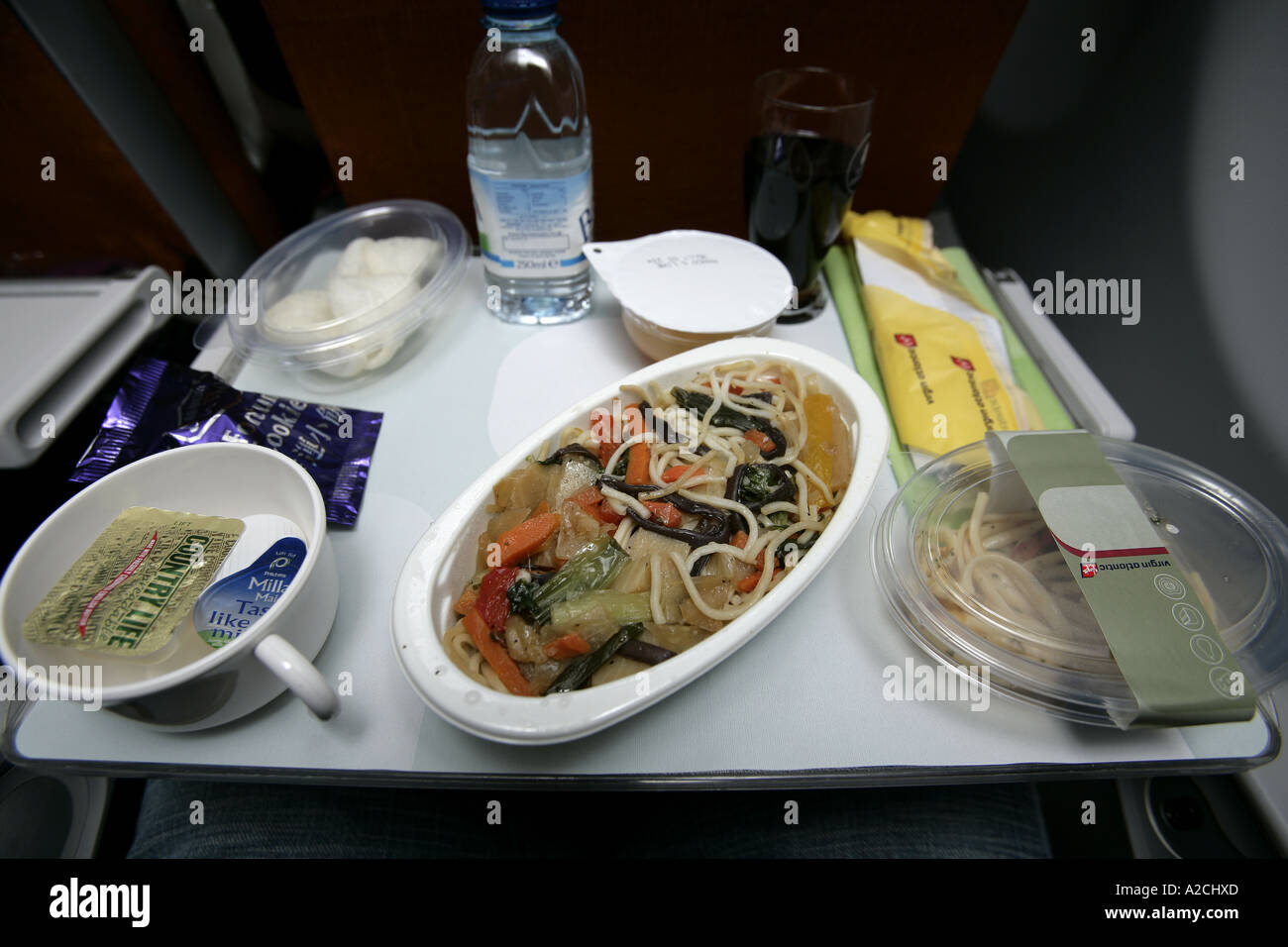 Plane food tray hi-res stock photography and images - Alamy