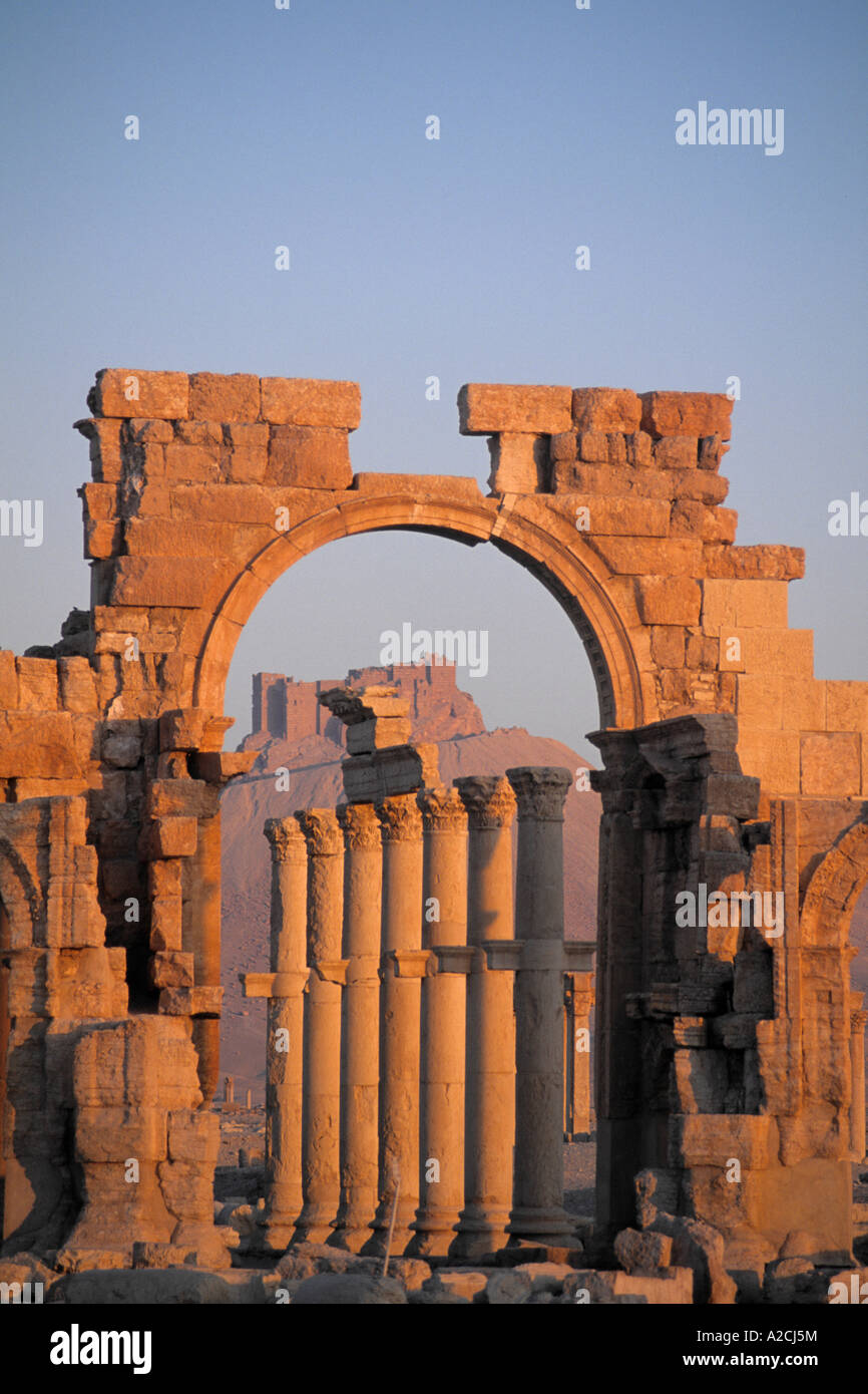 Syria Palmyra Monumental Arch Stock Photo - Alamy