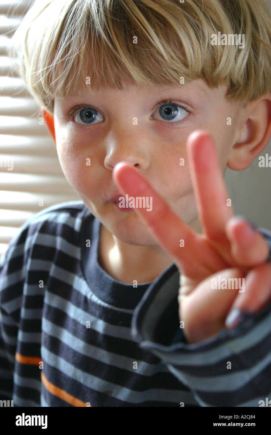 Hand showing three fingers close up hi-res stock photography and images ...