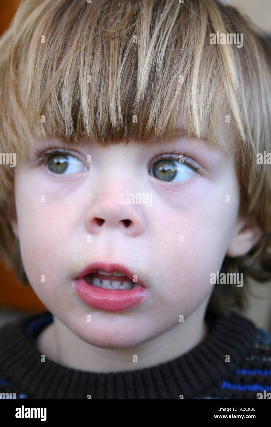 Alarmed expression hi-res stock photography and images - Alamy