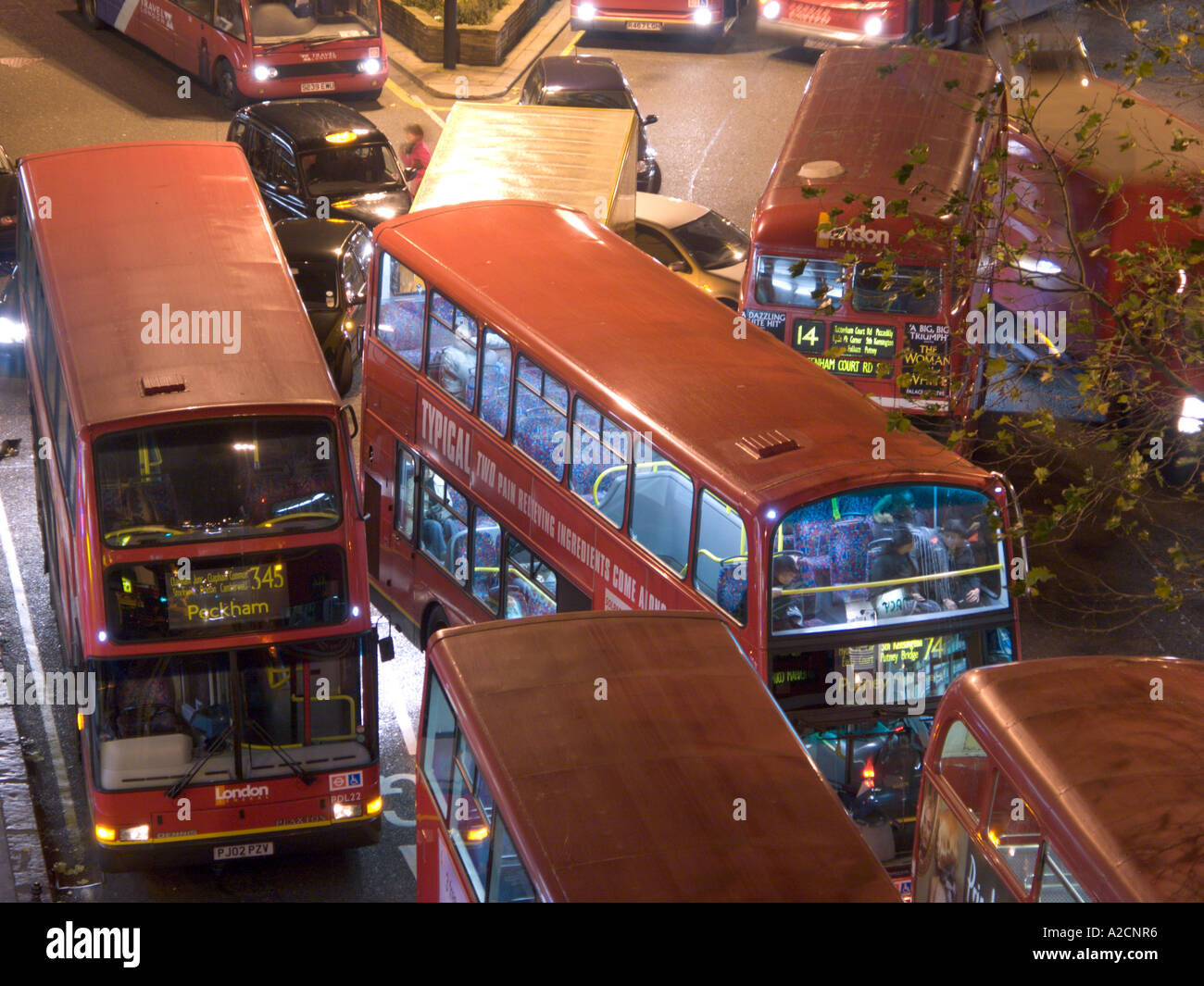 London buses hi-res stock photography and images - Alamy