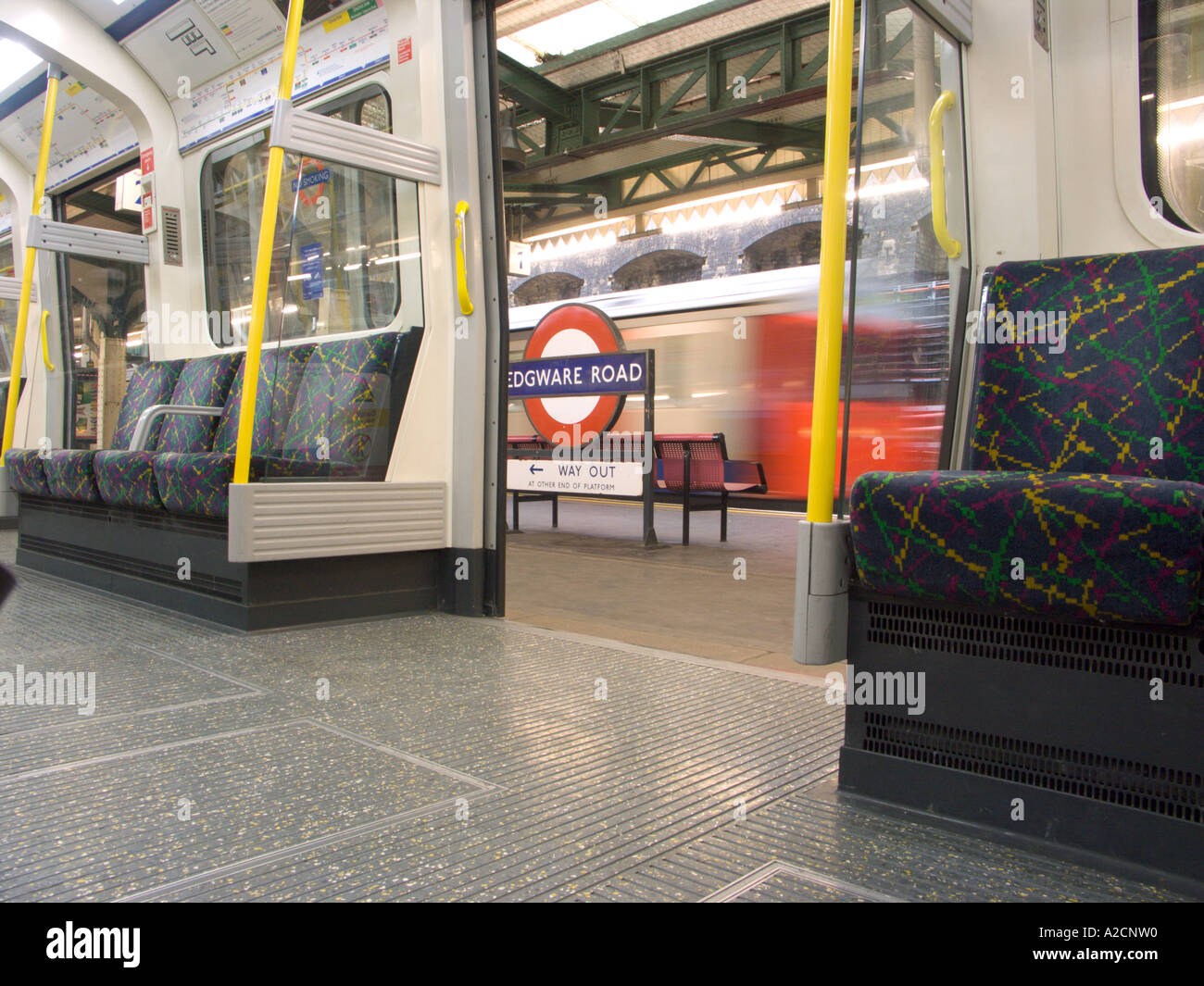 Edgeware train station hi-res stock photography and images - Alamy