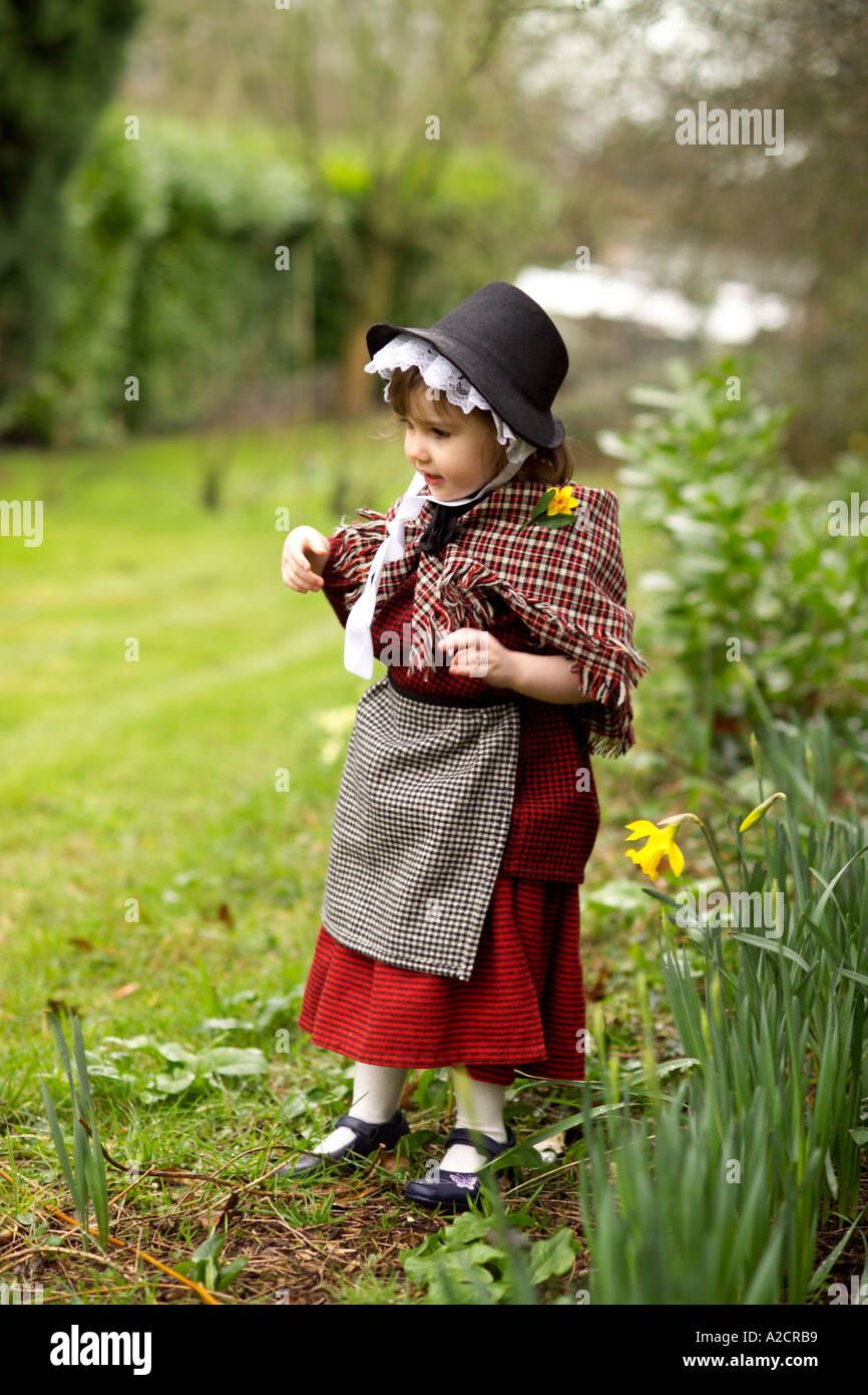 Welsh Lady In Traditional Costume Stock Photos & Welsh Lady In ...