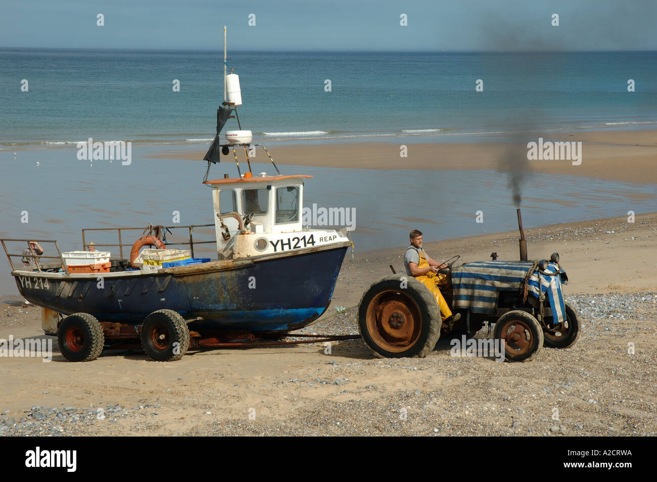 Tractor Towing Boat Stock Photos & Tractor Towing Boat Stock Images - Alamy