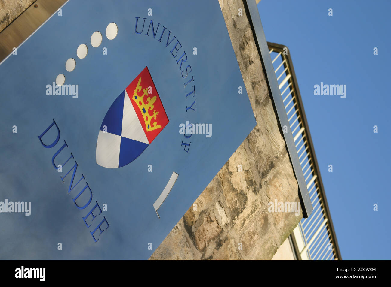 University of Dundee Signage Stock Photo - Alamy