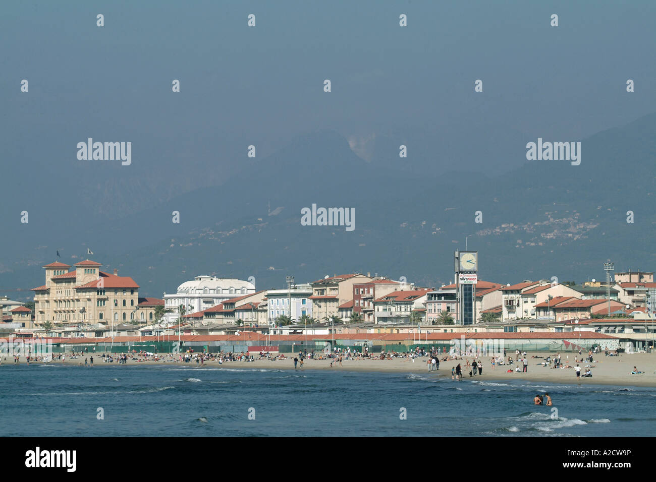 Spiaggia viareggio hi-res stock photography and images - Alamy