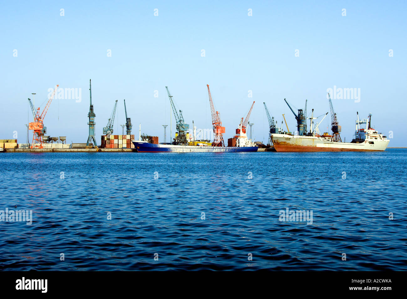 Ocean going ships hi-res stock photography and images - Alamy