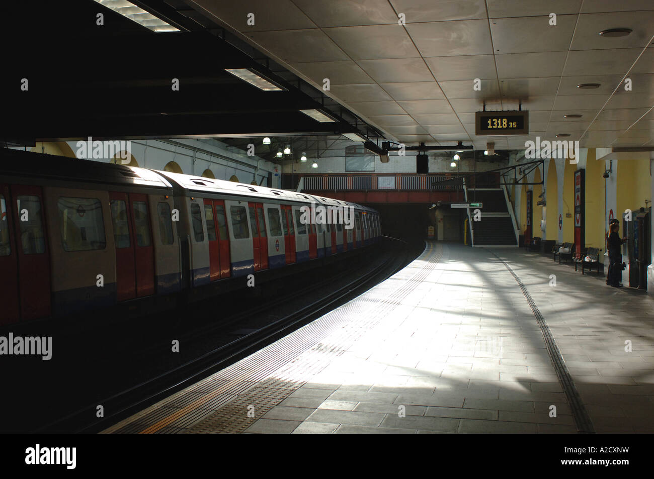 Train underground tube railway waiting fulham broadway underground ...