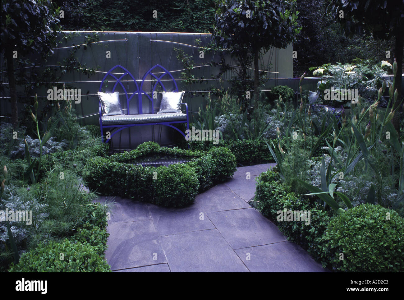 Time for reflection Courtyard garden decorative seat reflective pool ...