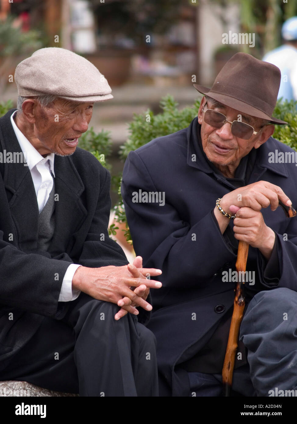 Old men chatting china hi-res stock photography and images - Alamy