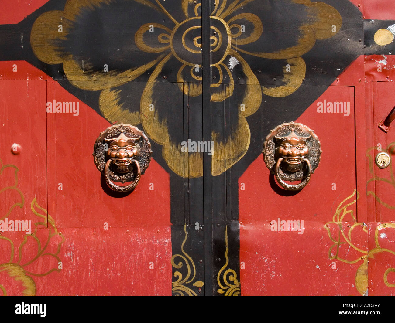 traditional chinese door design and door knockers Shangri La China ...