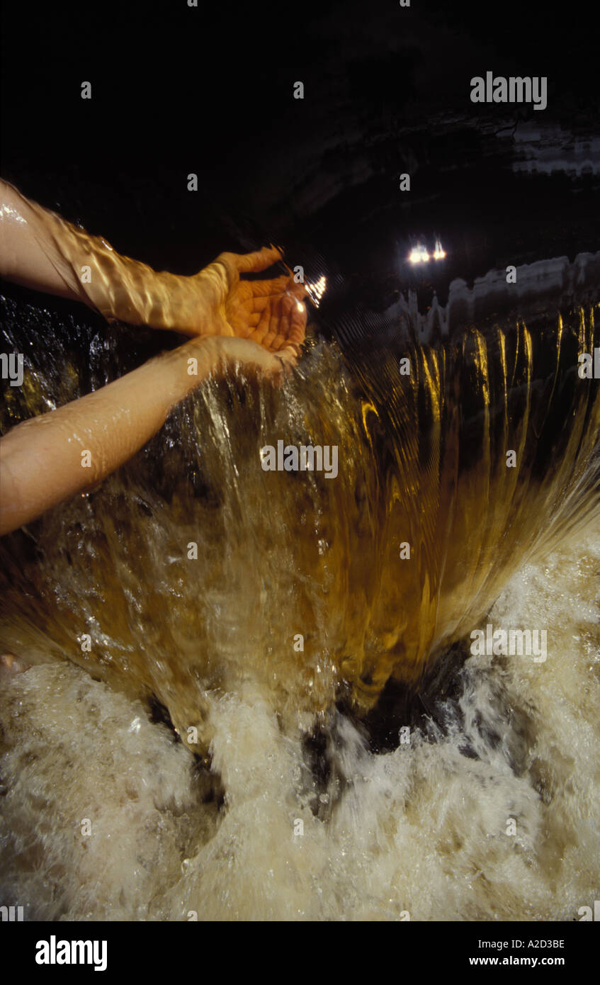Washing hands in potable water hi-res stock photography and images - Alamy