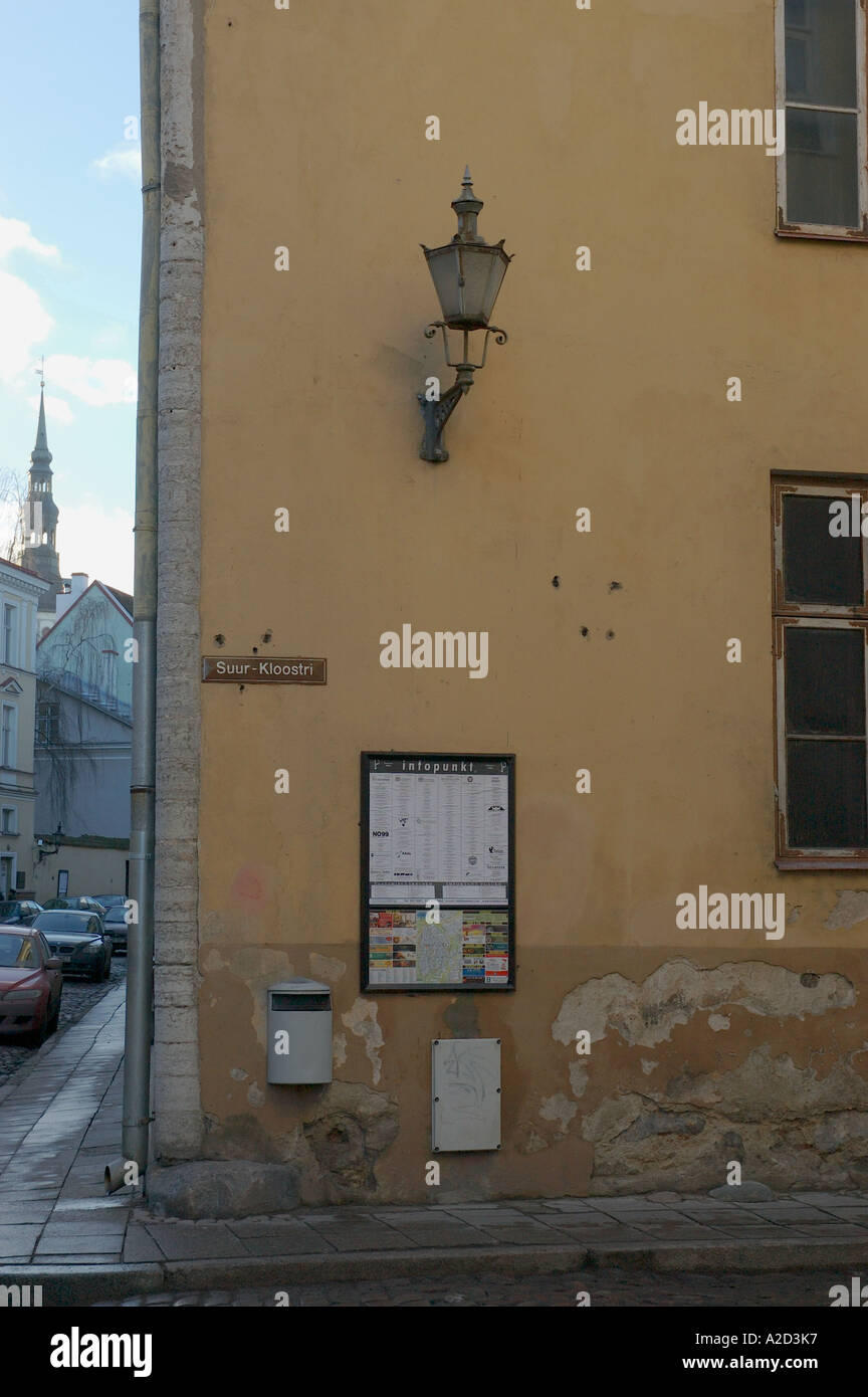 Old building on street corner hi-res stock photography and images - Alamy
