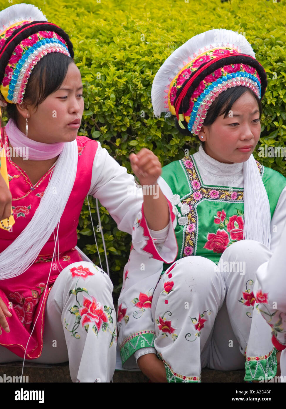 Asia bai china costume dali hi-res stock photography and images - Alamy