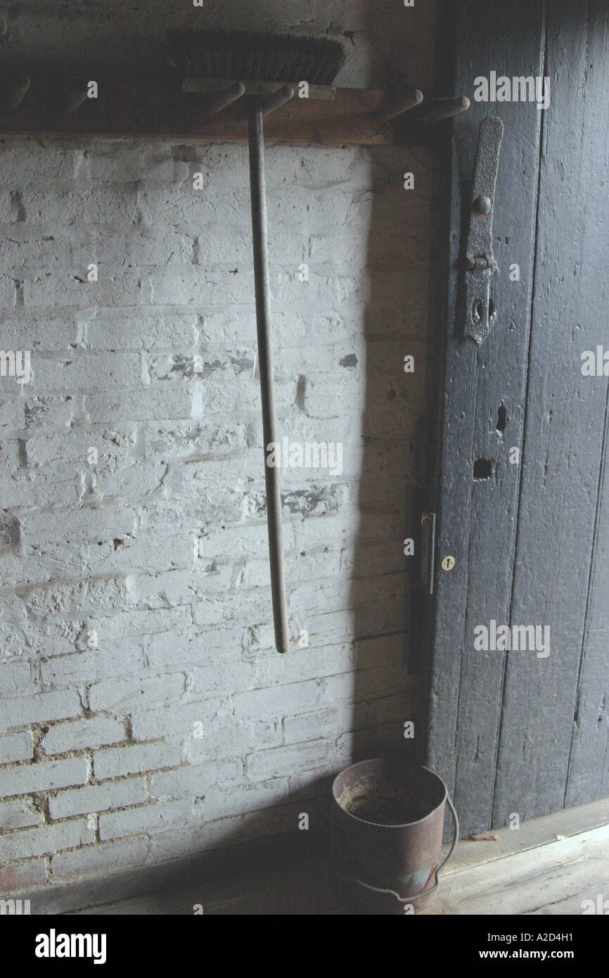 Open barn door hi-res stock photography and images - Alamy