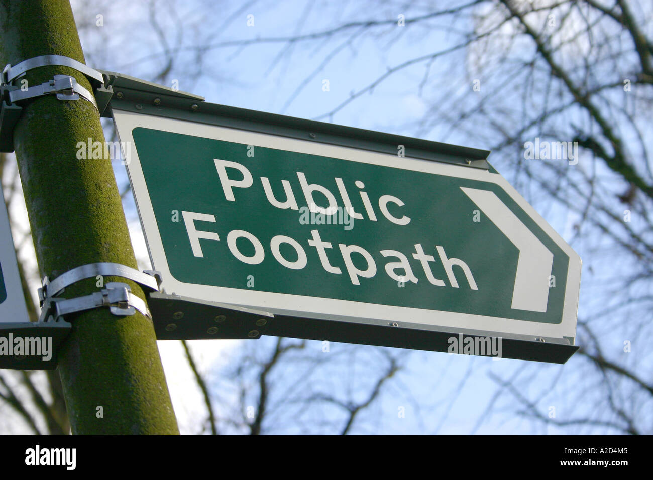 Wooded public footpath hi-res stock photography and images - Alamy