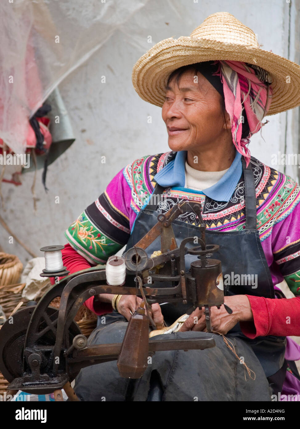 Colorful yi woman hi-res stock photography and images - Alamy
