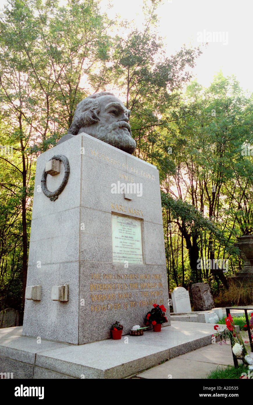 London England Highgate Cemetery Karl Marx tomb Stock Photo - Alamy