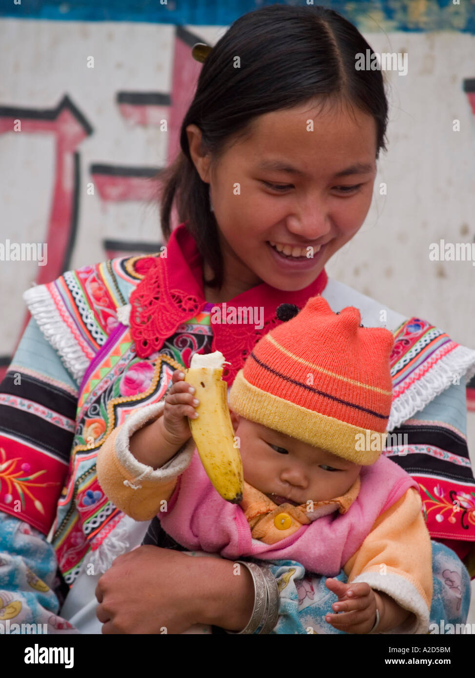 Chinese baby carriers hi-res stock photography and images - Alamy