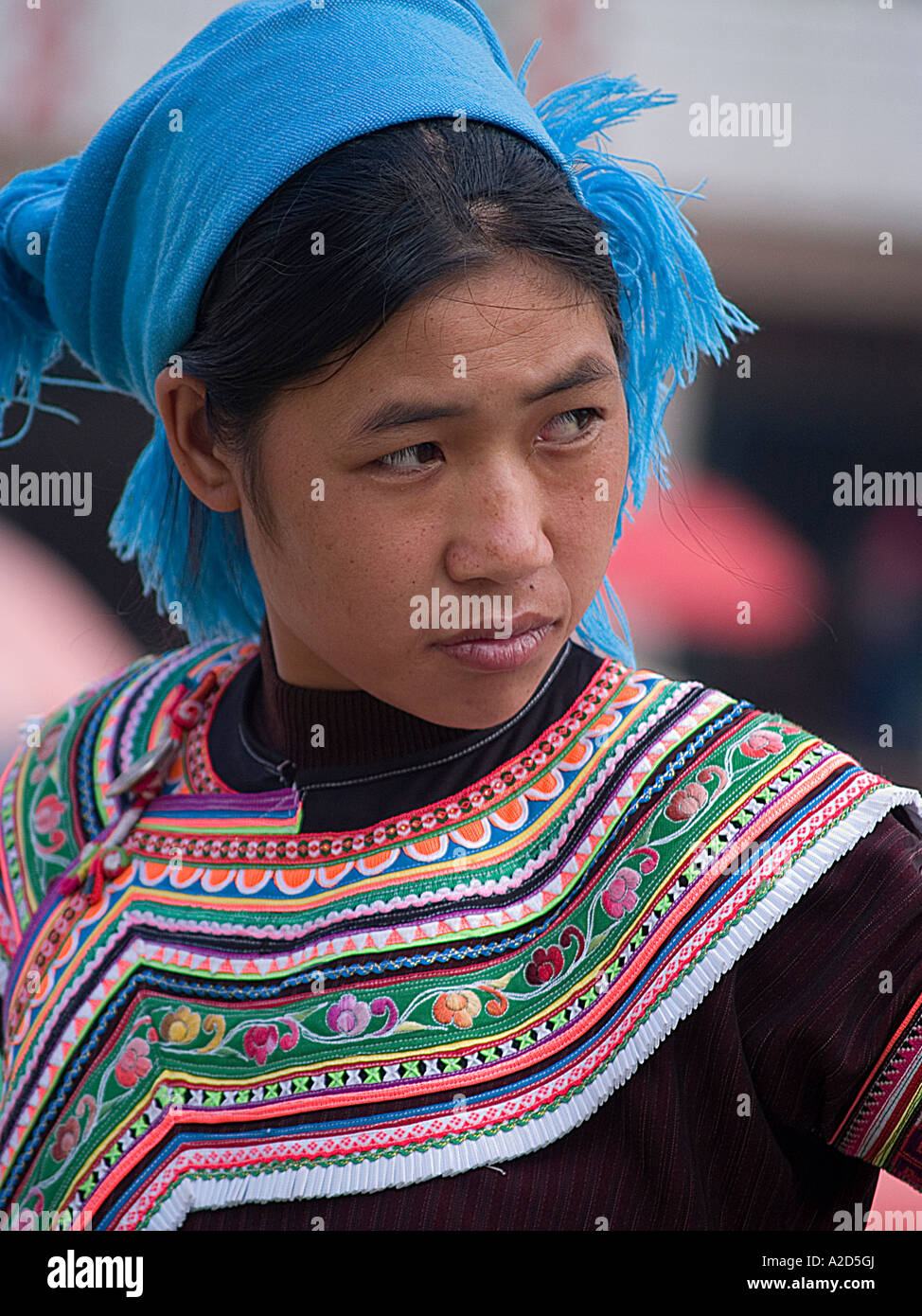 portrait of a Hani woman Shalatou market Yunnan China Stock Photo - Alamy