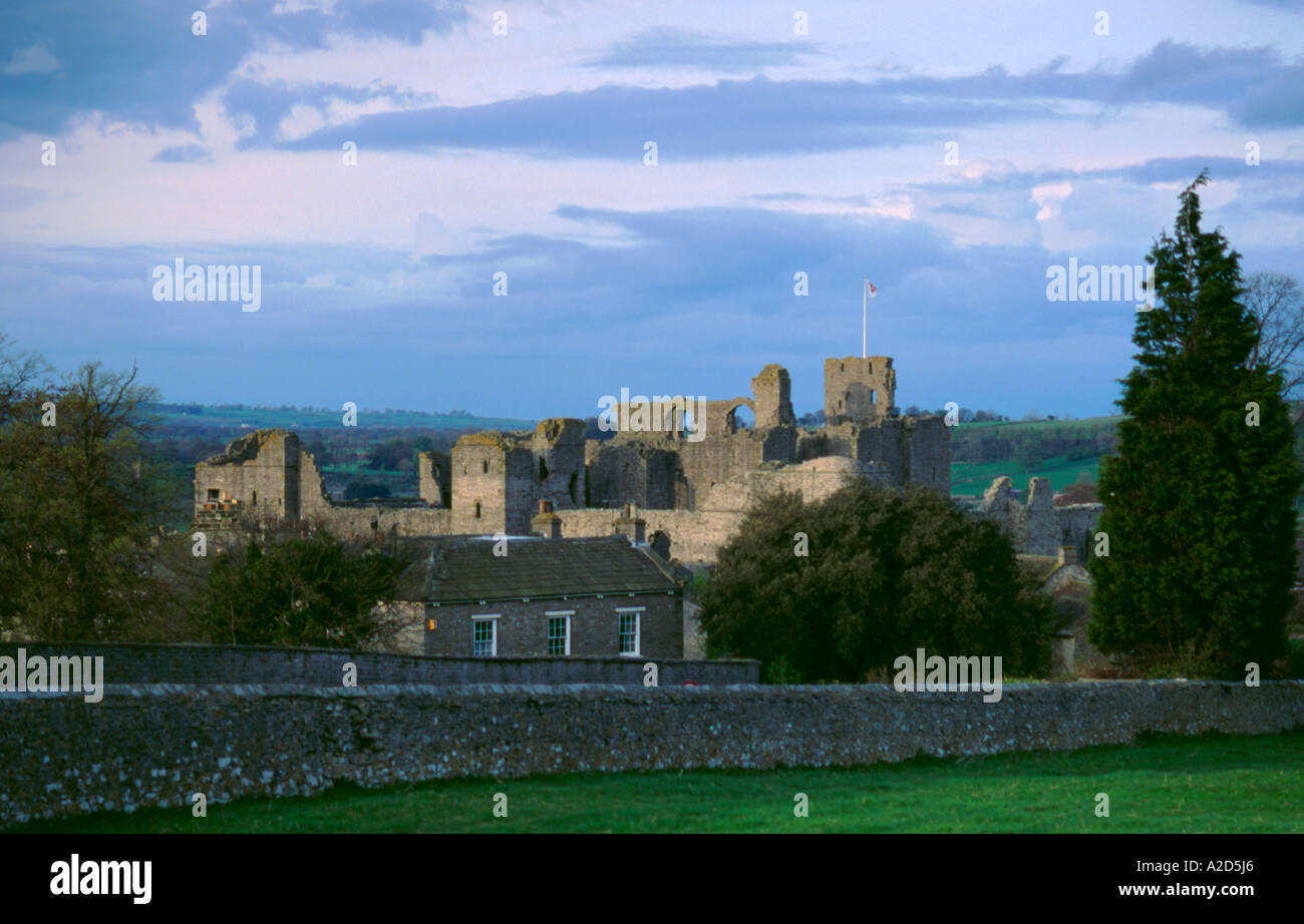Middleham wensleydale north yorkshire hi-res stock photography and ...