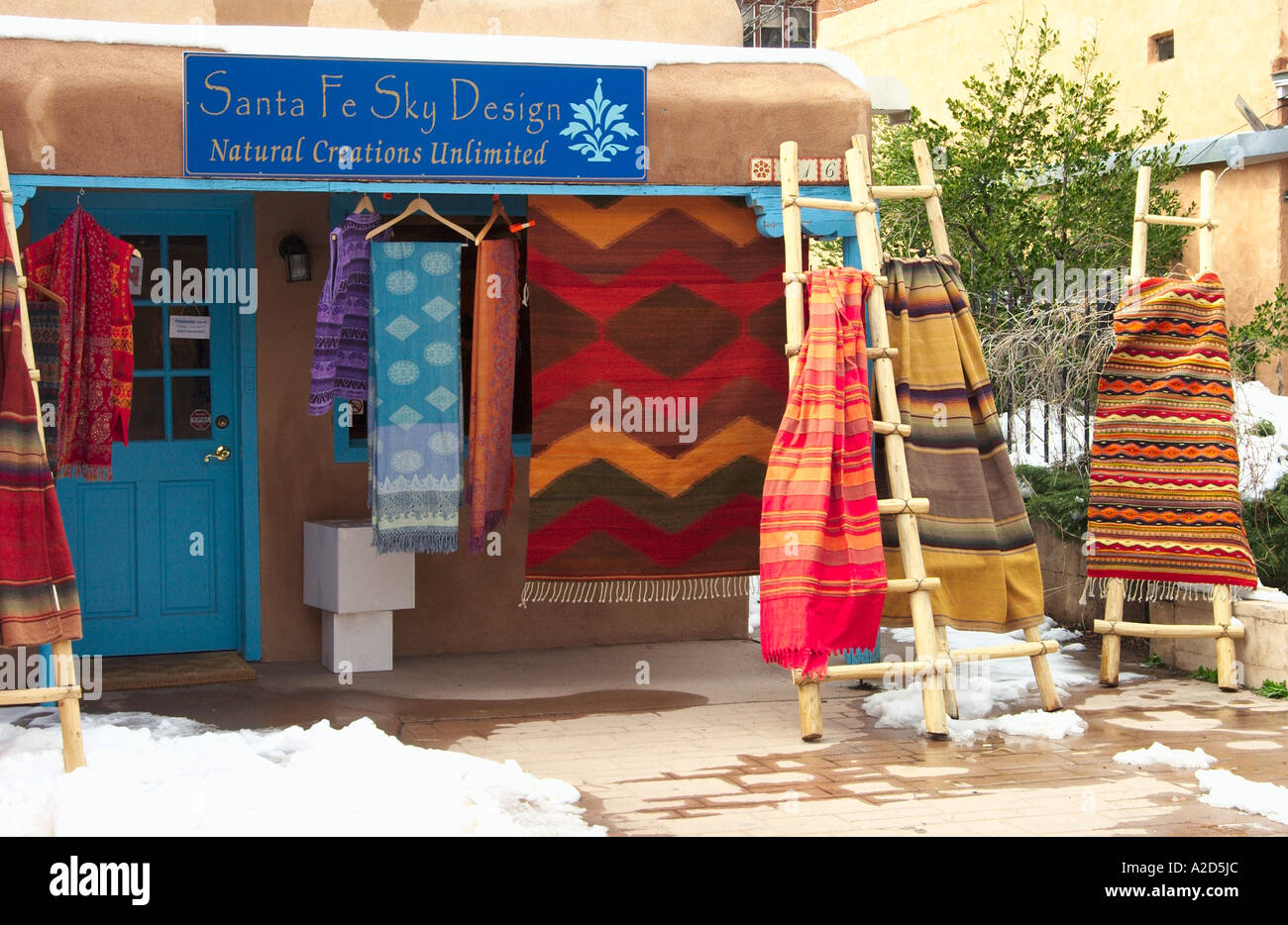 Native blankets hi-res stock photography and images - Alamy