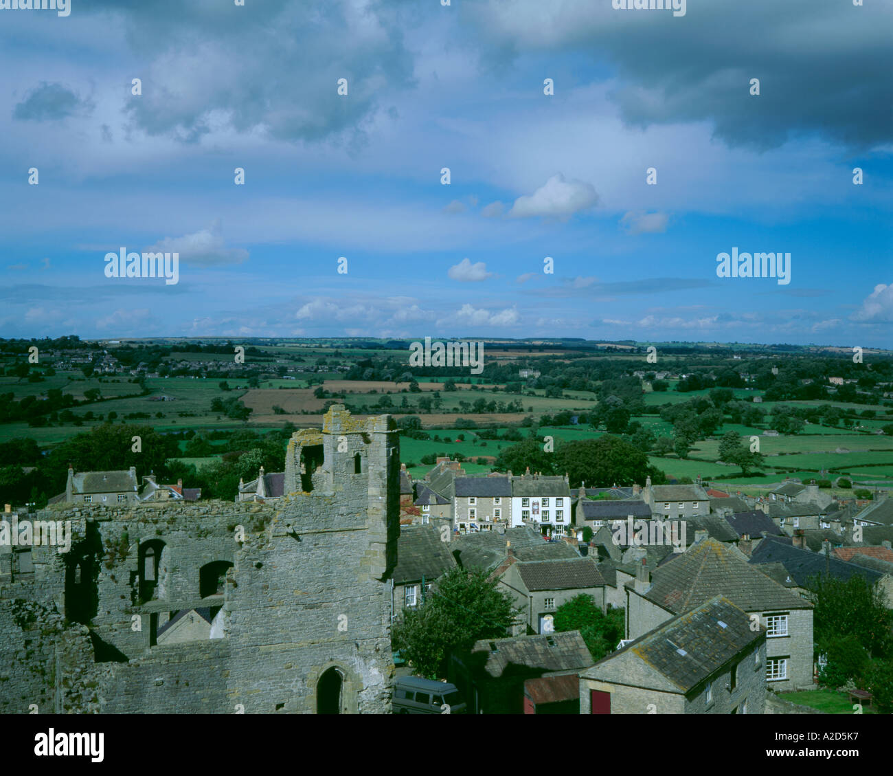 Middleham wensleydale north yorkshire hi-res stock photography and ...
