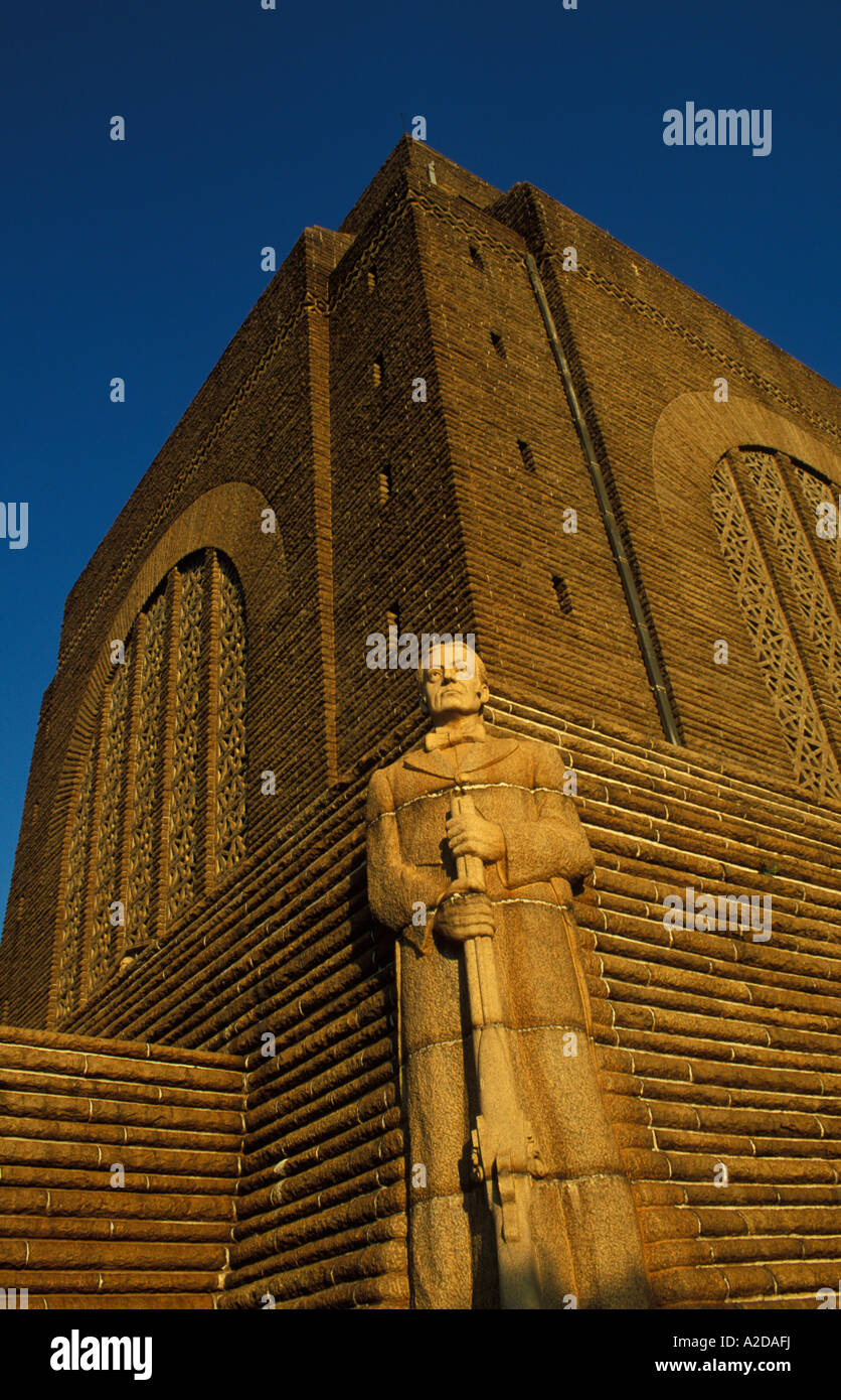 Andries pretorius statue voortrekker monument hi-res stock photography ...