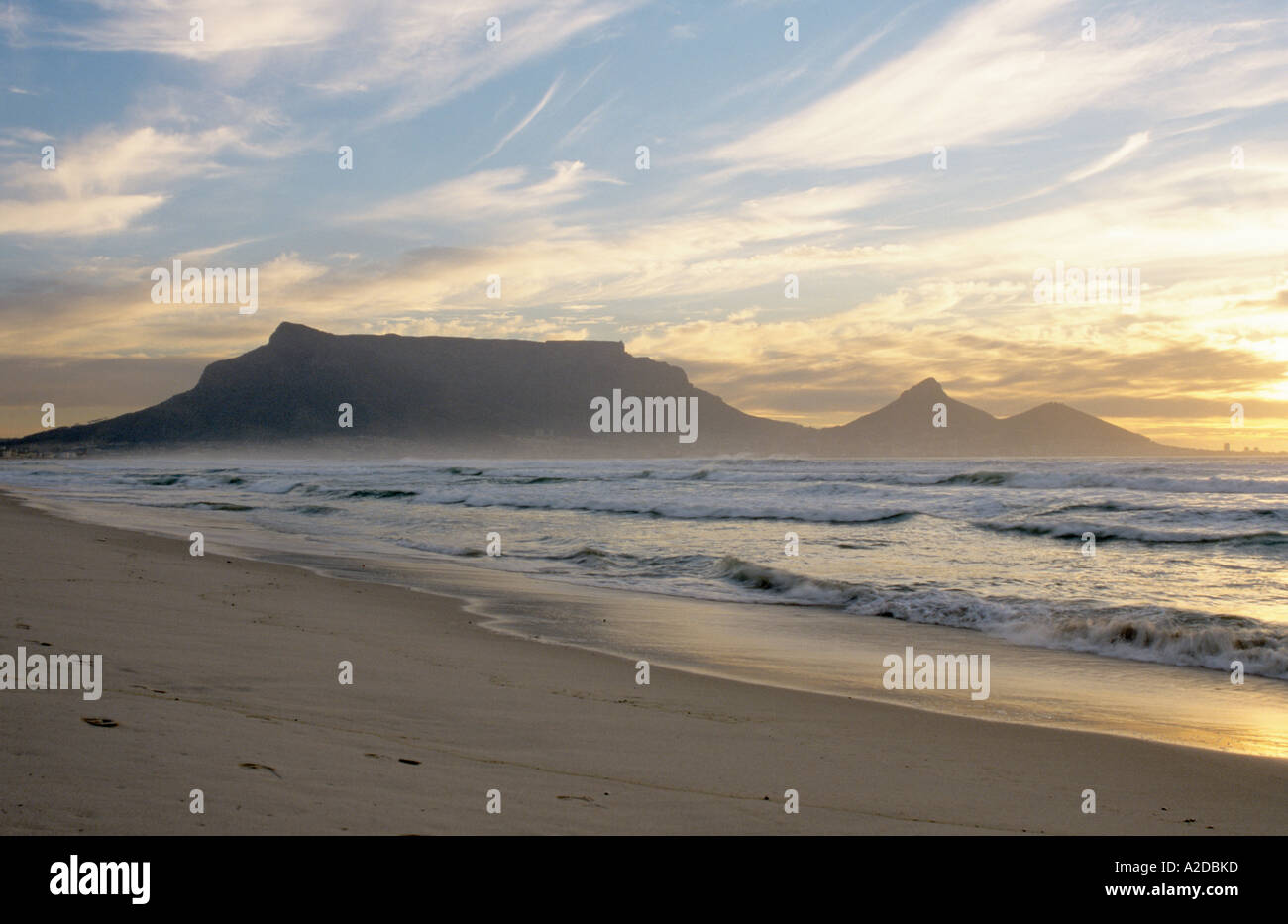 Table Mountain at sunset, Cape Town South Africa Stock Photo - Alamy