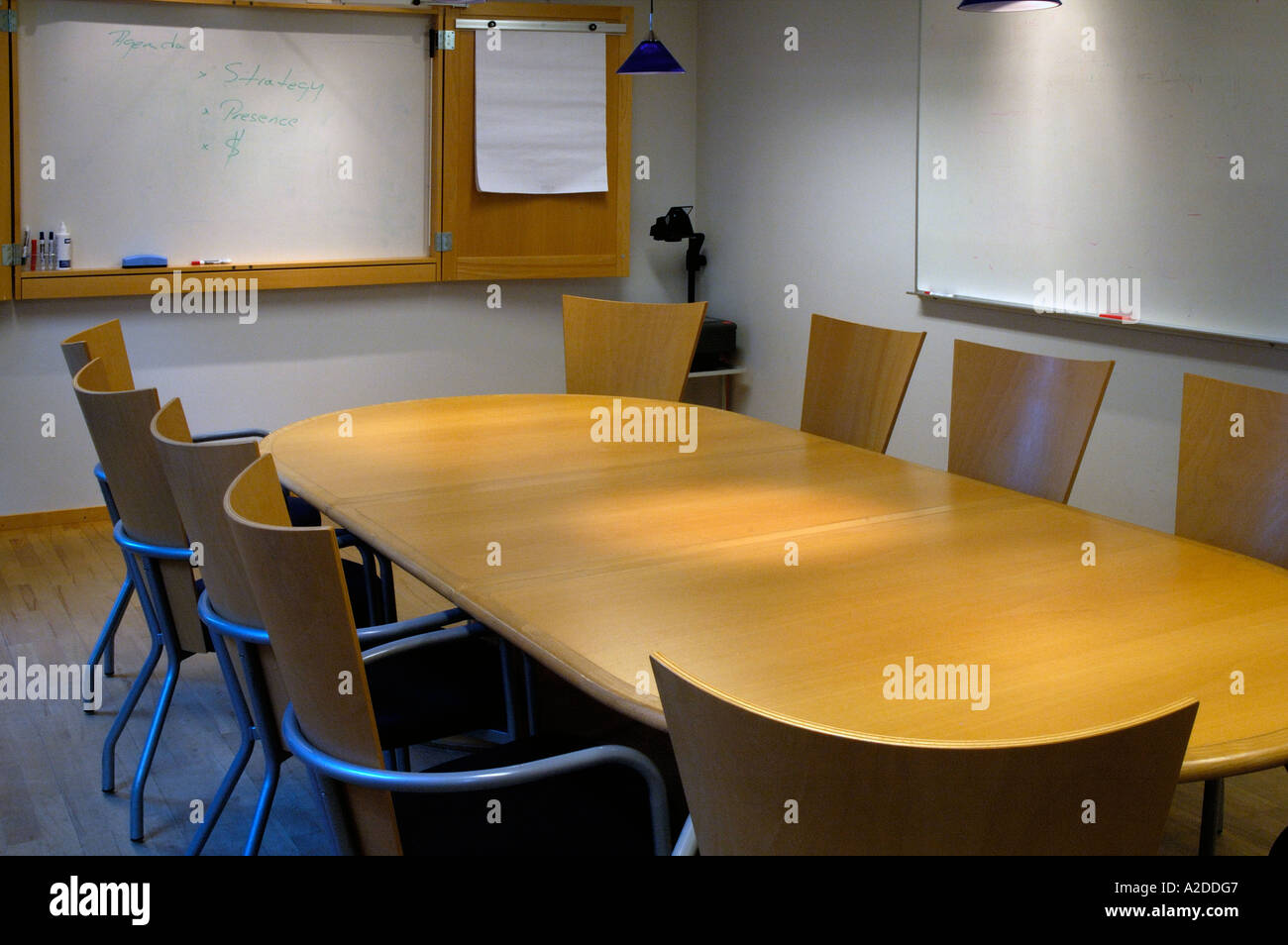 Rum kontor hi-res stock photography and images - Alamy