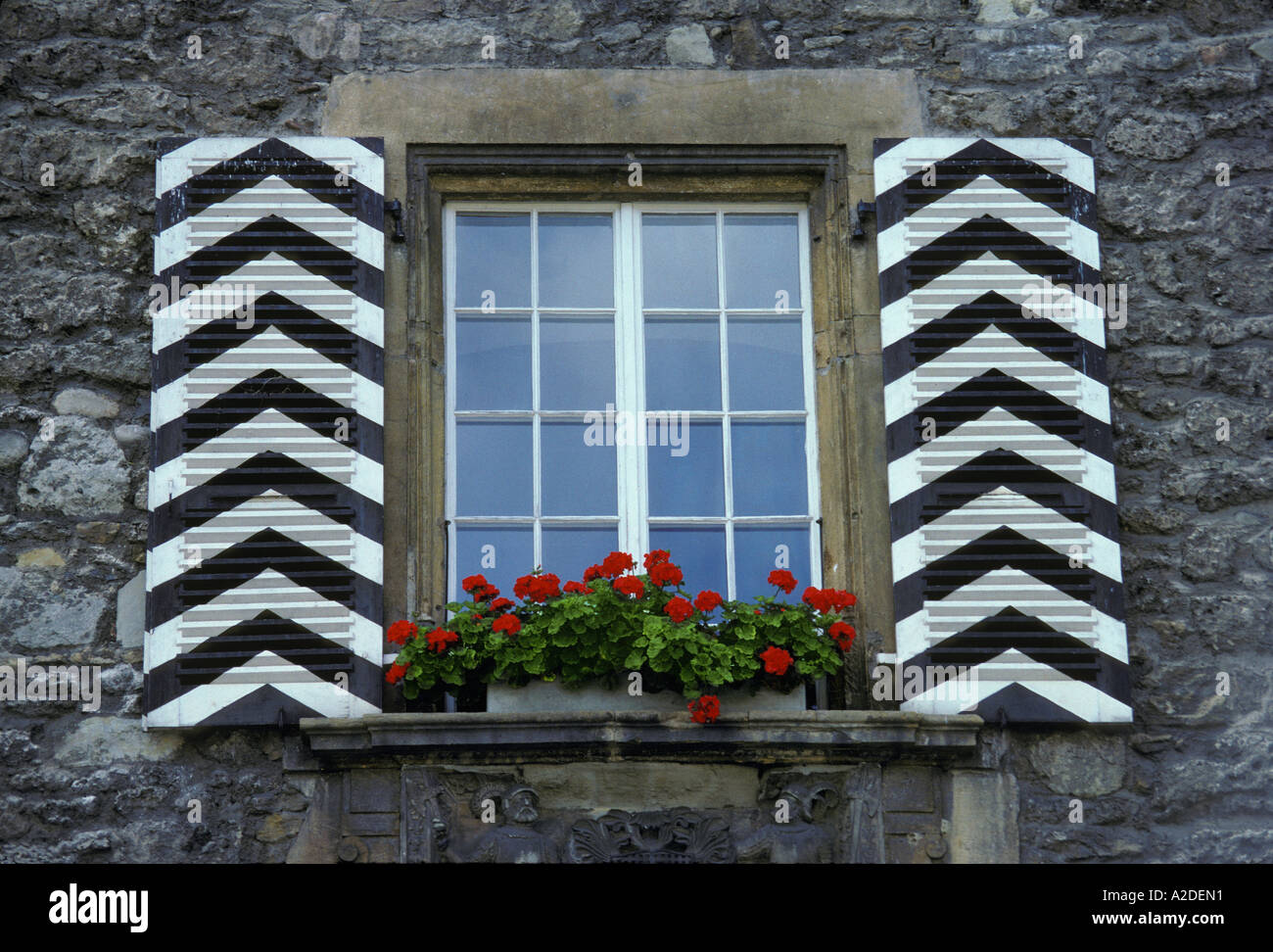 Window with red shutters hi-res stock photography and images - Alamy