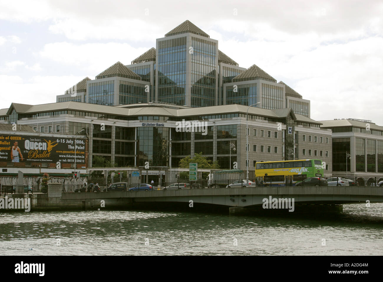 Ulster bank building dublin hi-res stock photography and images - Alamy