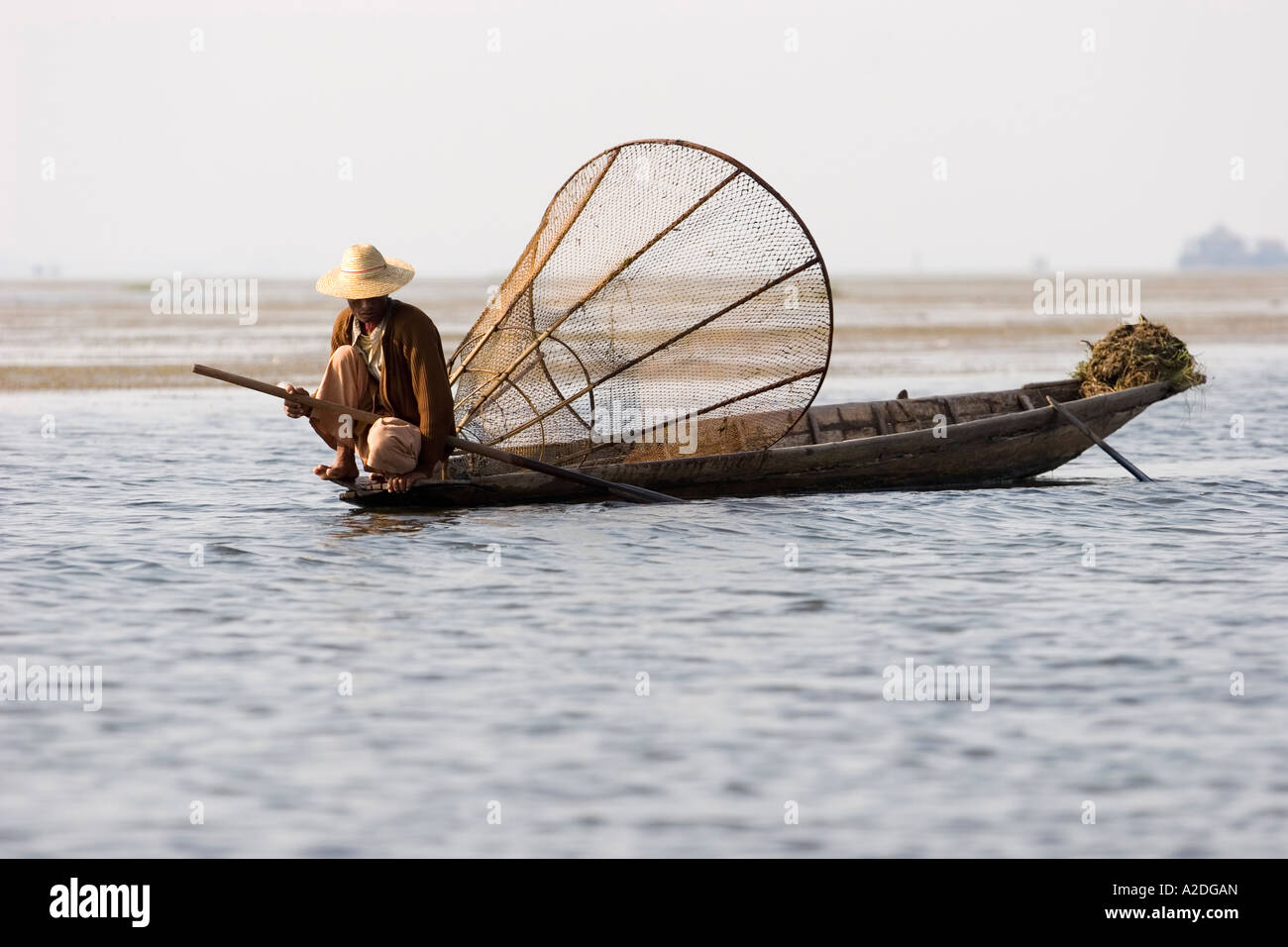 Traditional burmese boat on hi-res stock photography and images - Alamy