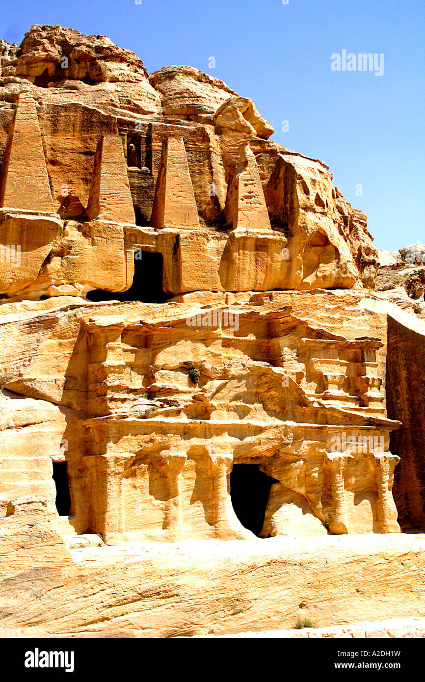 Rock carved building Petra Jordan Middle East Stock Photo - Alamy