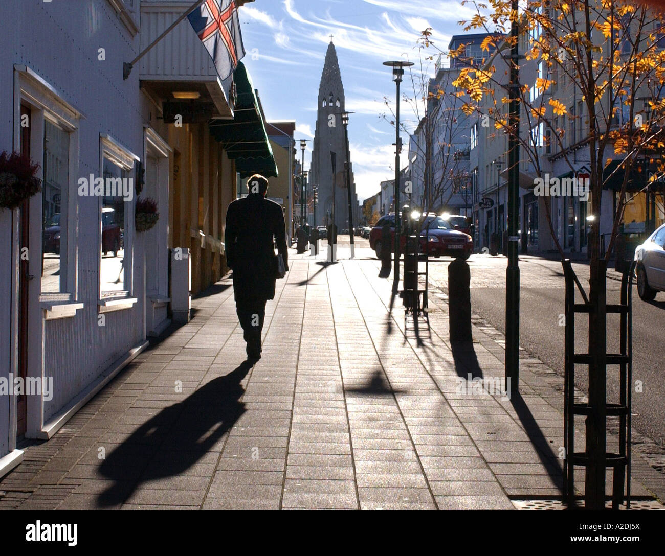 Street scene in Reykjavik, Iceland, with Hallgrimskirkja church in the ...