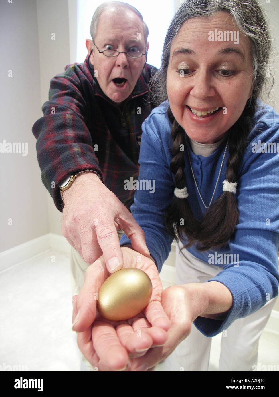 Shock egg hi-res stock photography and images - Alamy