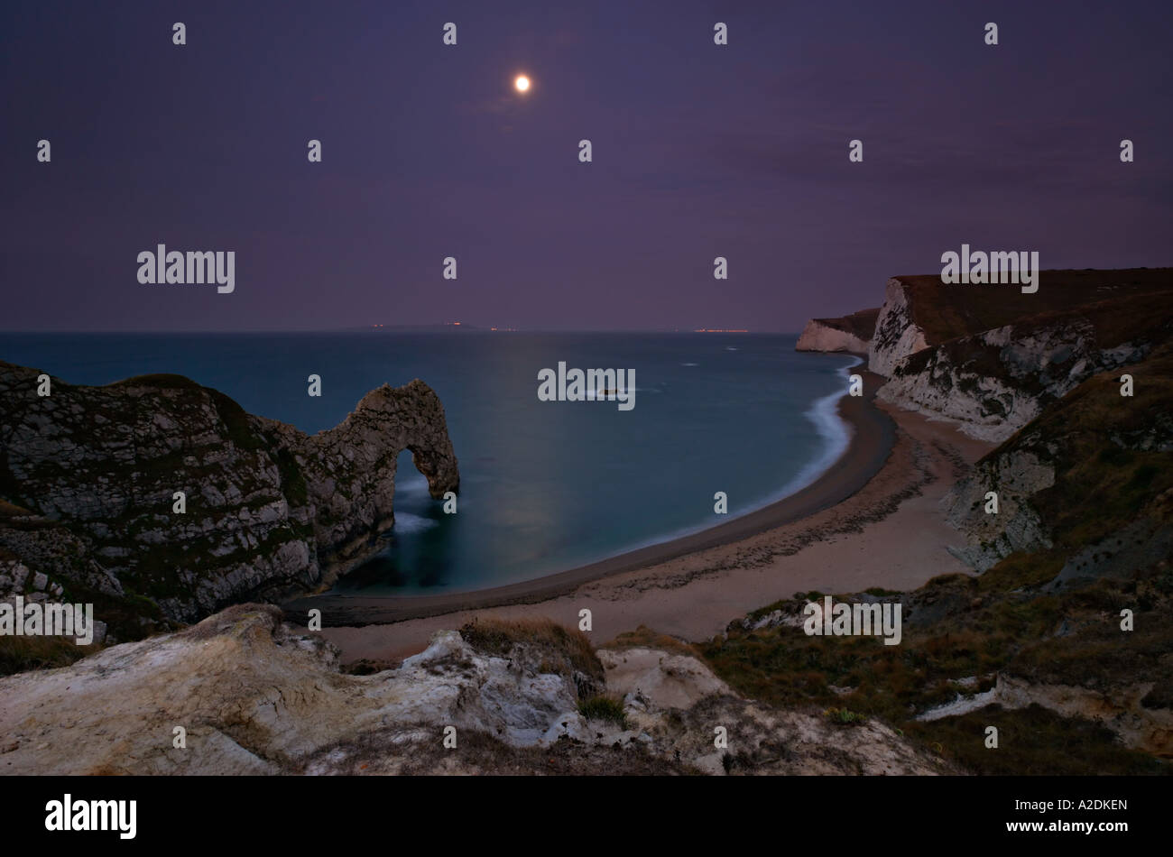 Durdle door overview hi-res stock photography and images - Alamy
