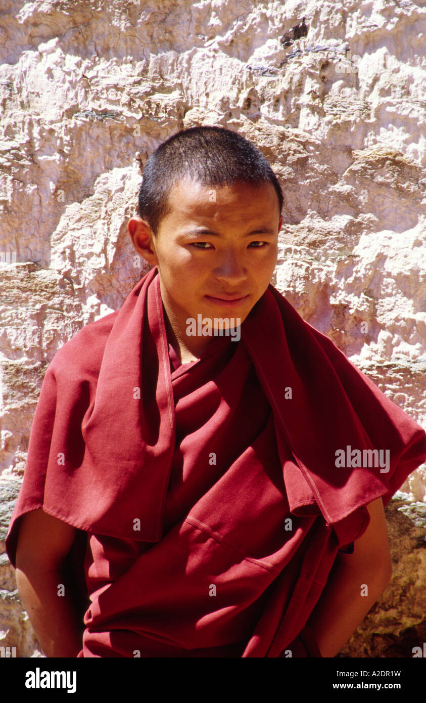 Monk in profile tashilhunpo monastery hi-res stock photography and ...