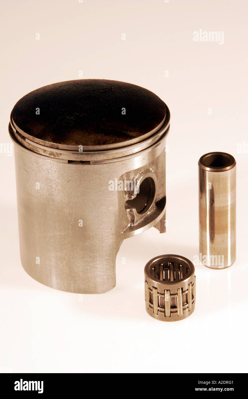 Two stroke piston hi-res stock photography and images - Alamy