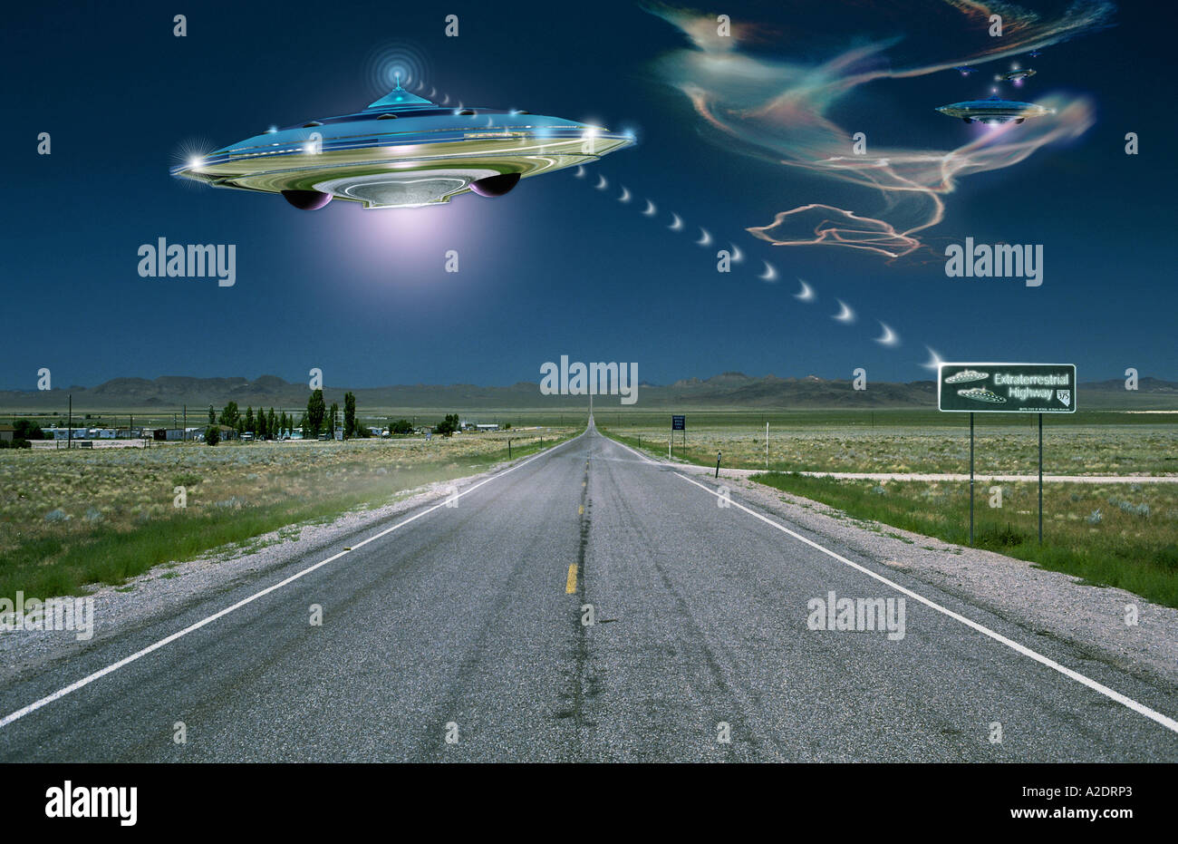 Flying ufo hi-res stock photography and images - Alamy