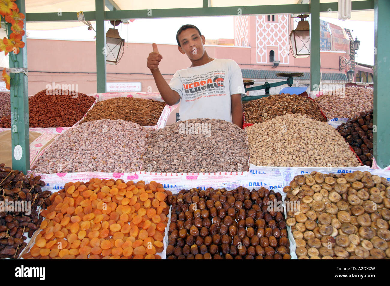 Moroccan fruit display hi-res stock photography and images - Alamy