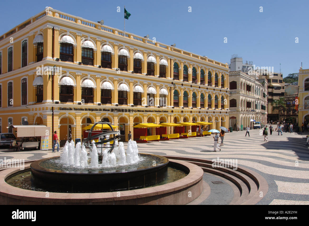 Square fountain macao hi-res stock photography and images - Alamy